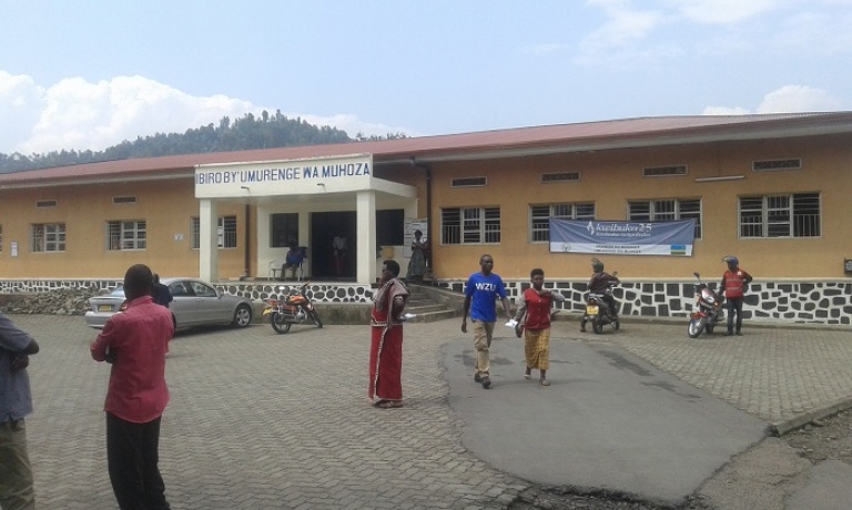 Northern Rwanda: Governor, Sector Executive Secretary Under One Roof ...