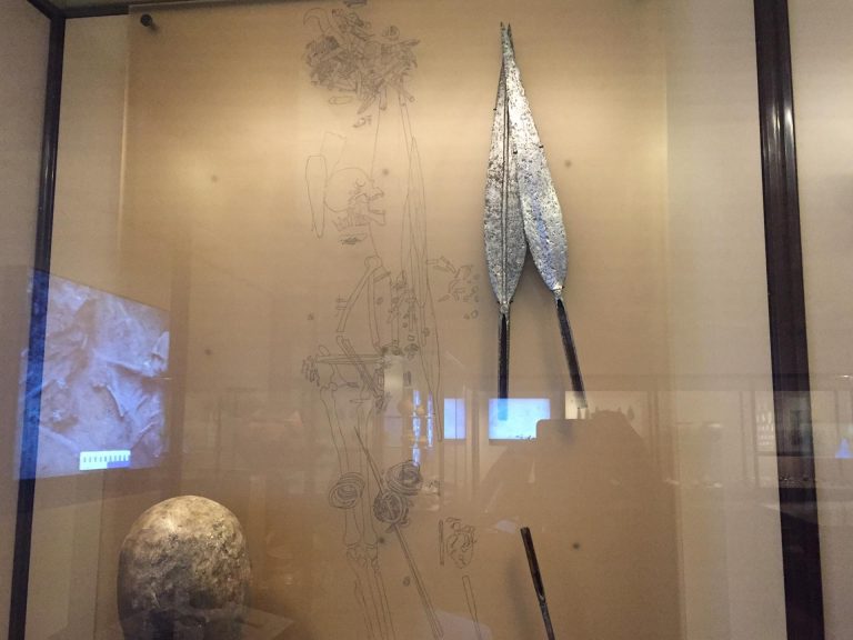 Africa Museum and How King Rwabugiri's Royal Headdress Became A Gift to ...