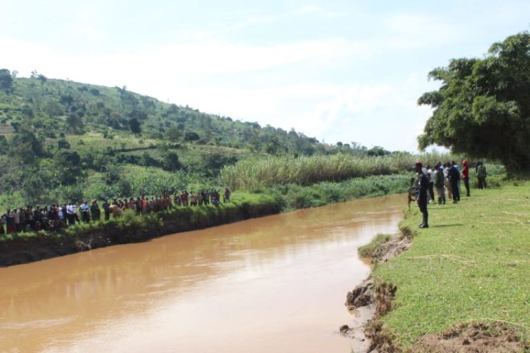 Burundian Border Community Returns A Cow Stolen From Rwanda - KT PRESS