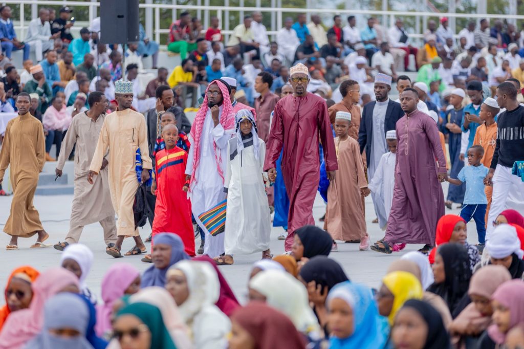 Muslim Community Celebrates Eid al-Fitr with A Call to Remain Close to ...