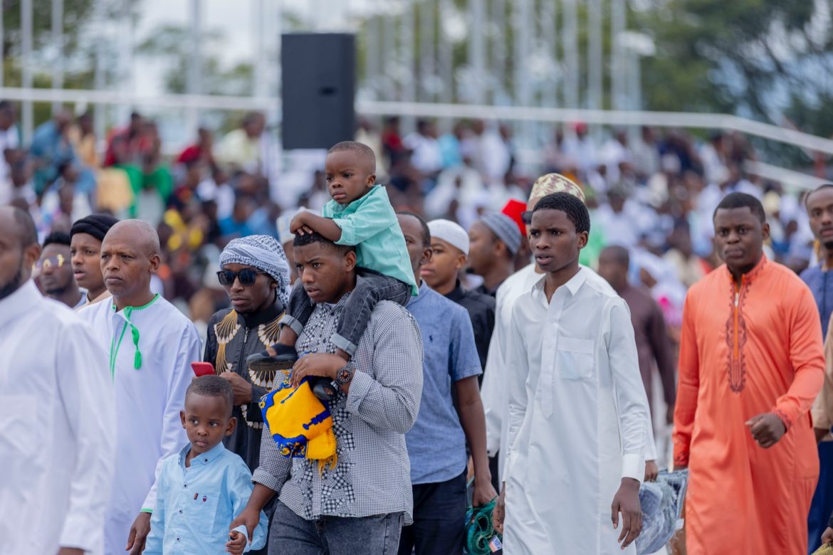 Muslim Community Celebrates Eid al-Fitr with A Call to Remain Close to ...