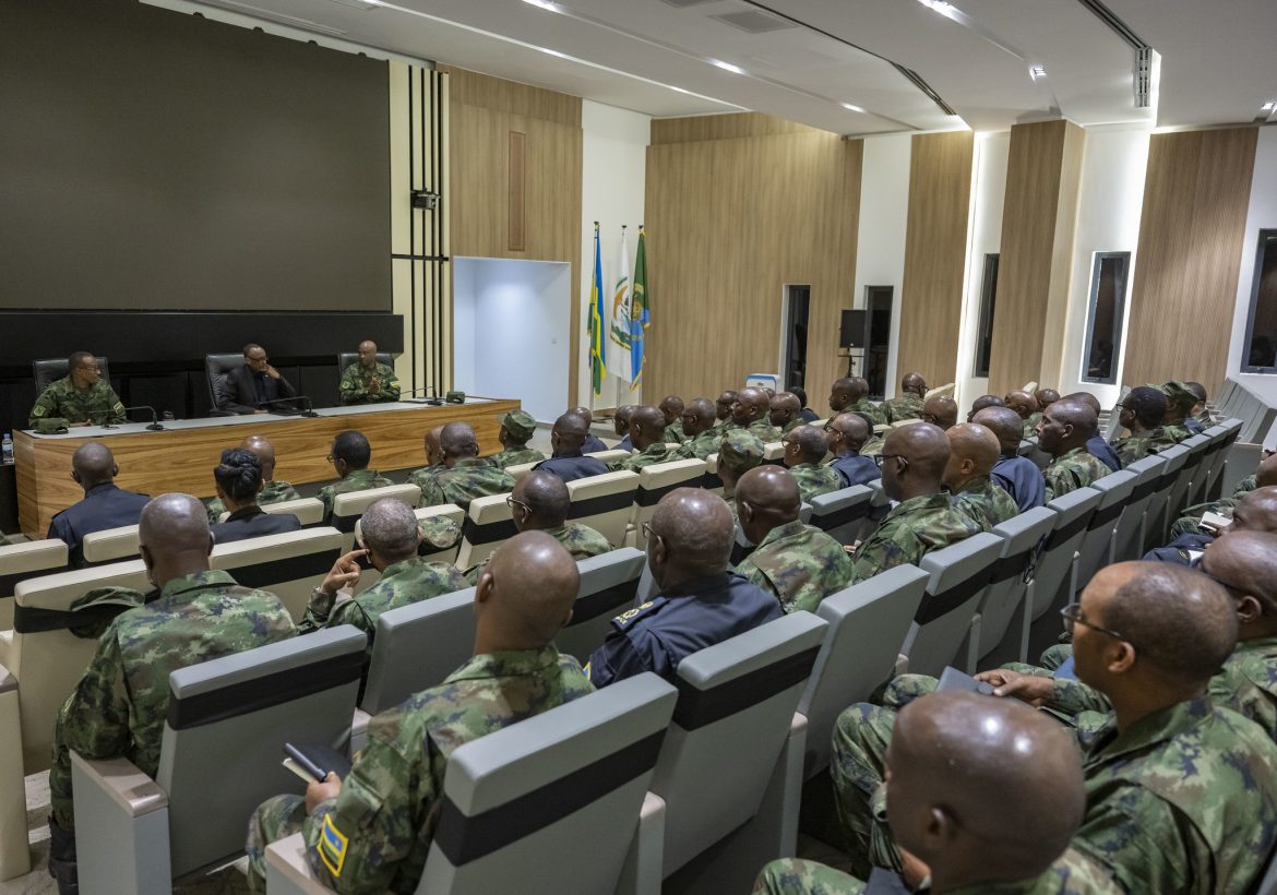 PHOTOS: President Kagame Meets Military And Security Top Brass To ...