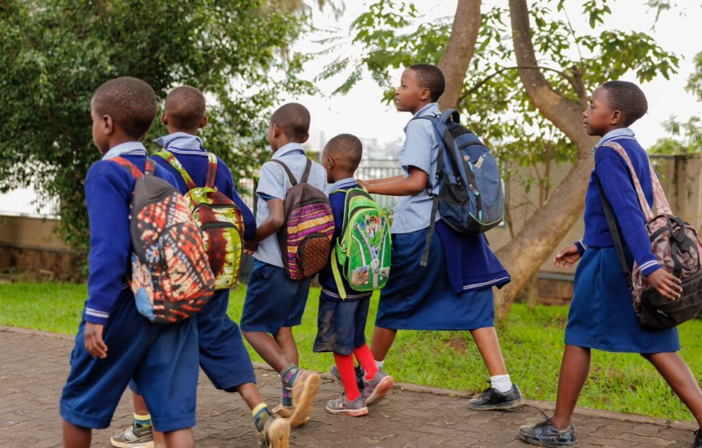 How Heavy Is Your Child’s School Bag? – KT PRESS