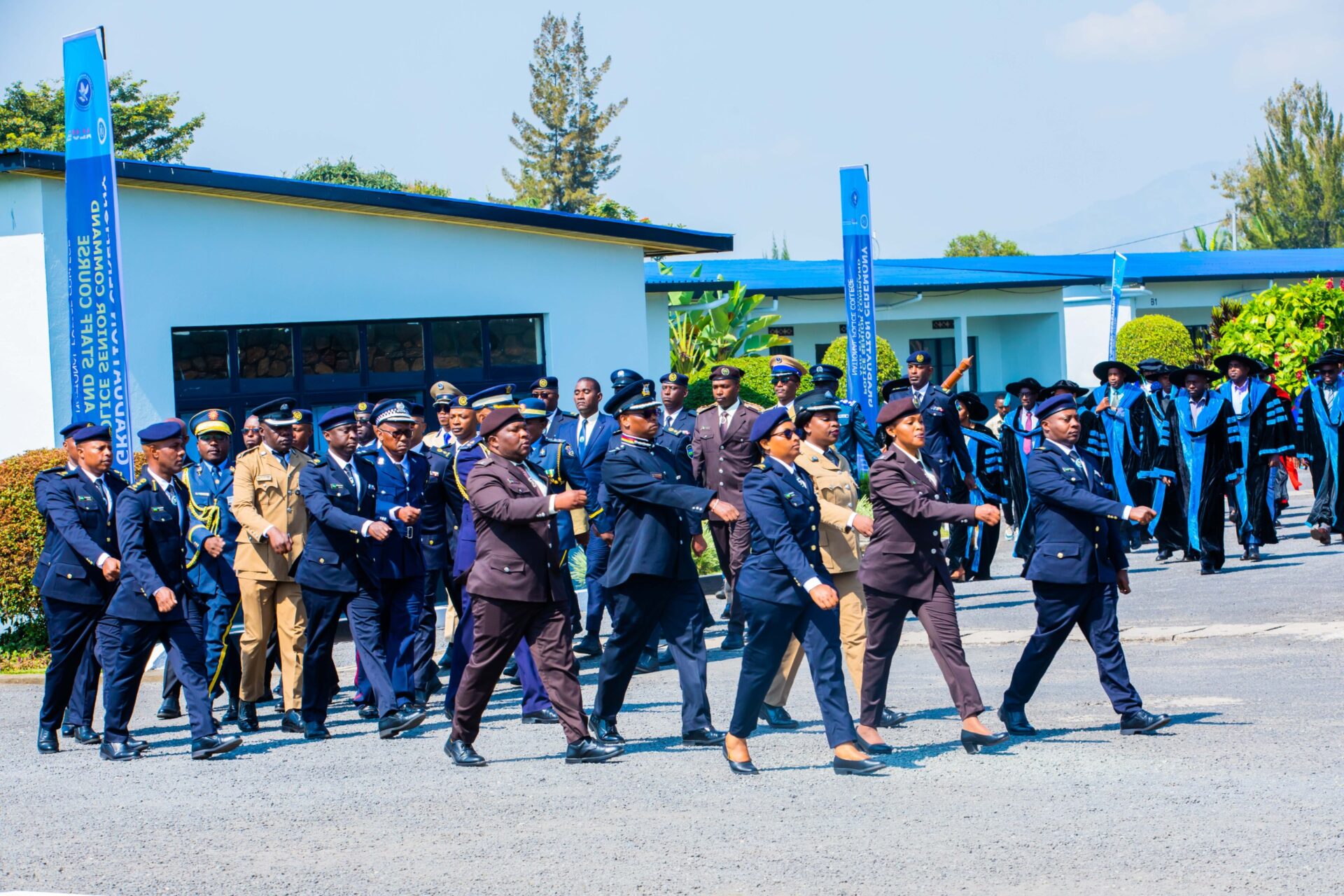 34 Law Enforcement Officers Complete Police Senior Command and Staff ...