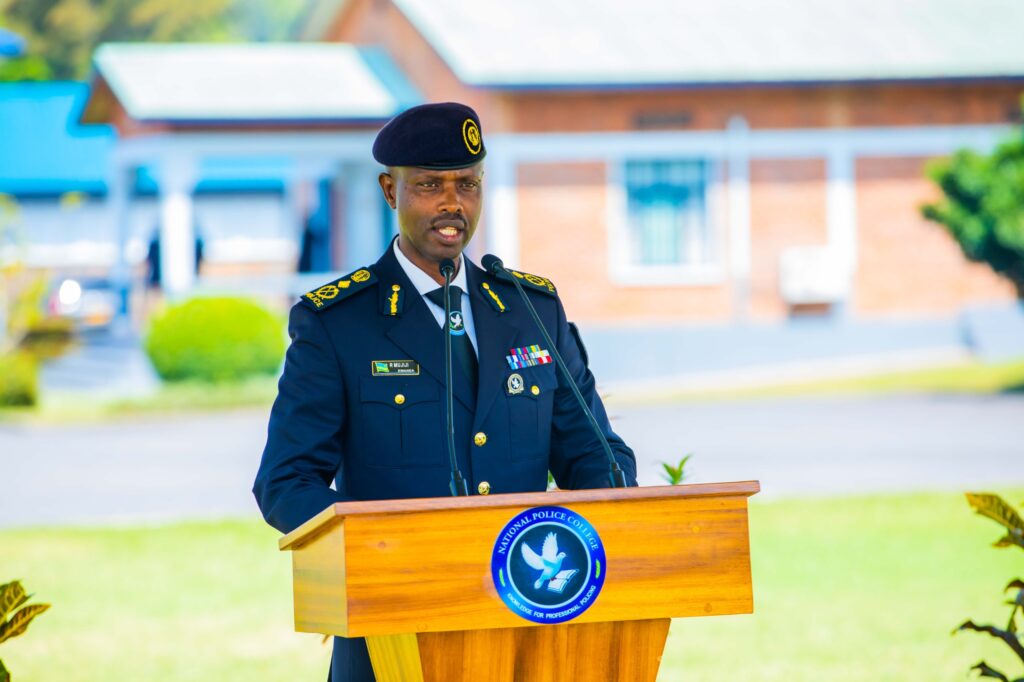 34 Law Enforcement Officers Complete Police Senior Command and Staff ...