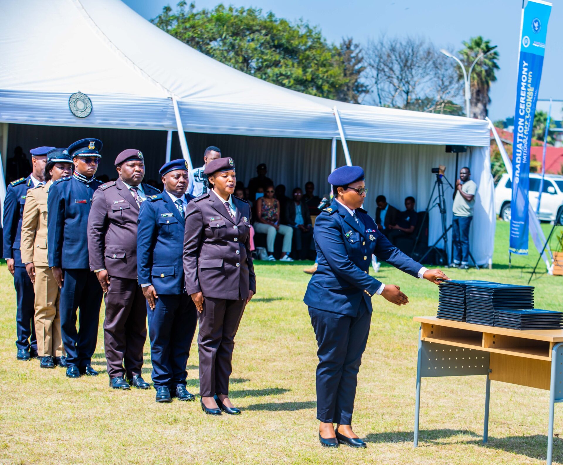 34 Law Enforcement Officers Complete Police Senior Command and Staff ...