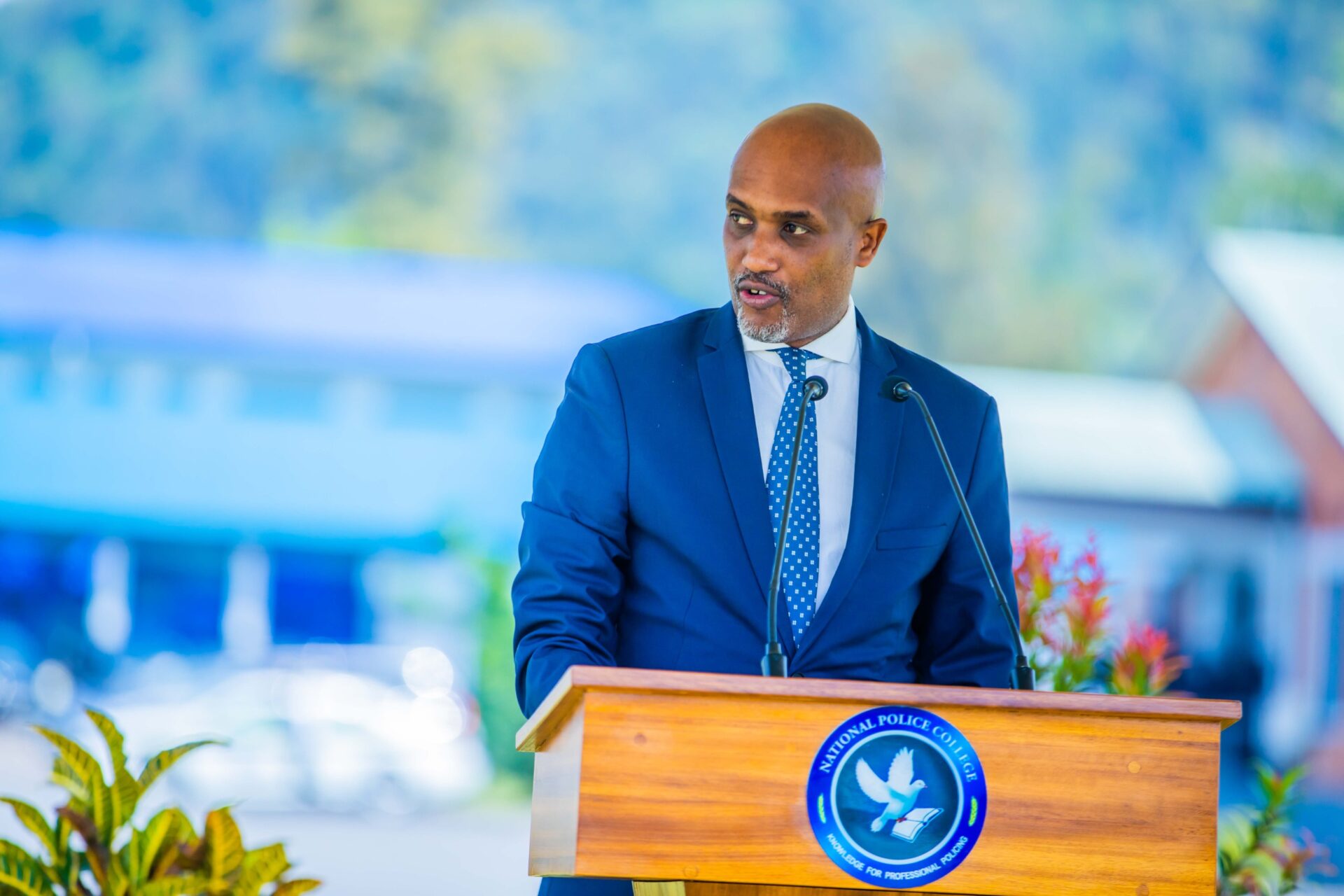 34 Law Enforcement Officers Complete Police Senior Command and Staff ...
